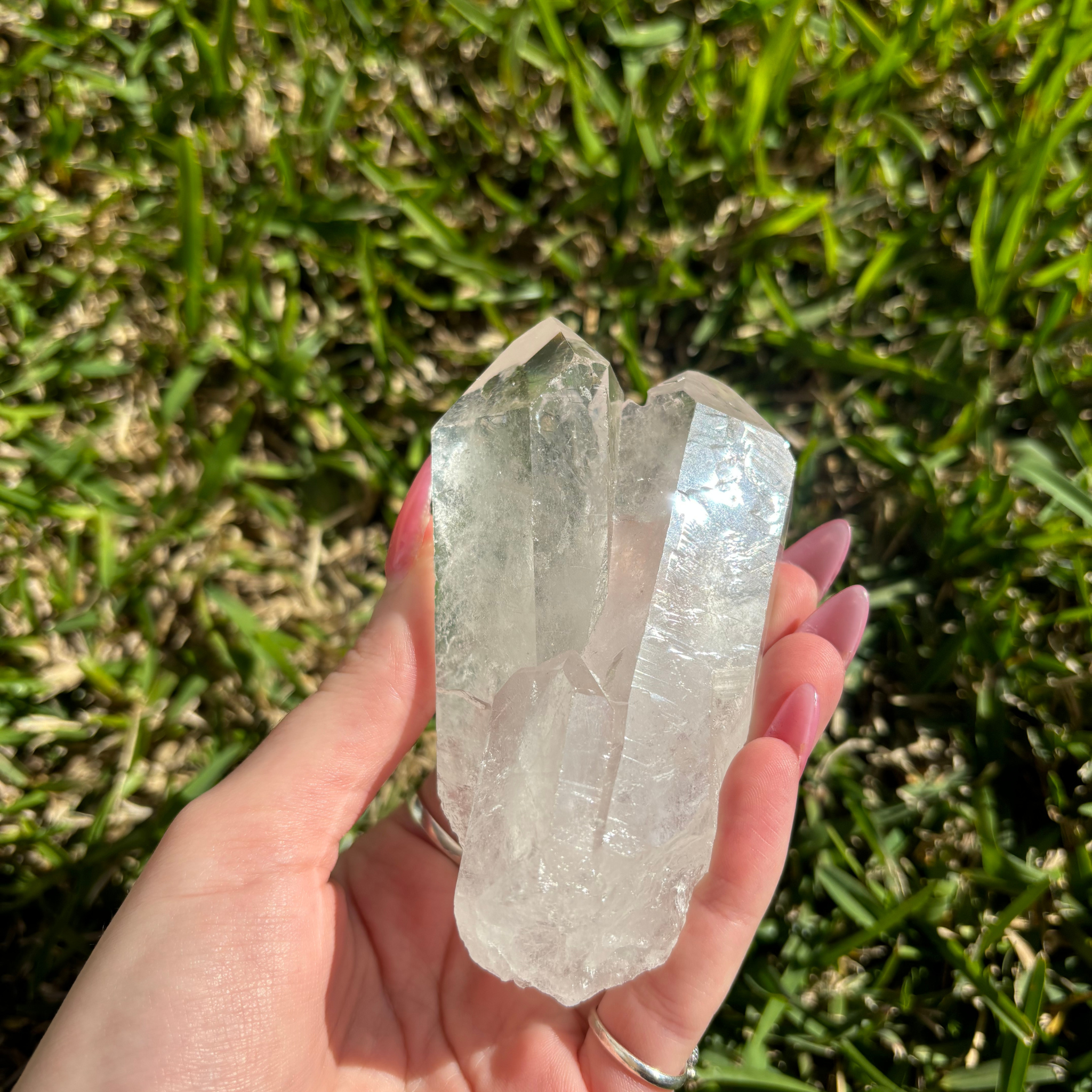 Clear Quartz Form – The Oracle Teller
